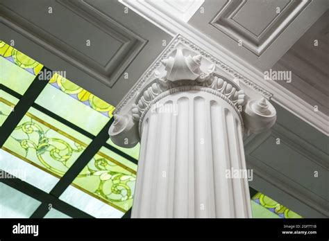 Greek Style Columns Hi Res Stock Photography And Images Alamy