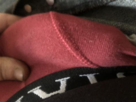 Eu Tiro O Meu Que Começa A Ficar Animado E Revela Minhas Glandes