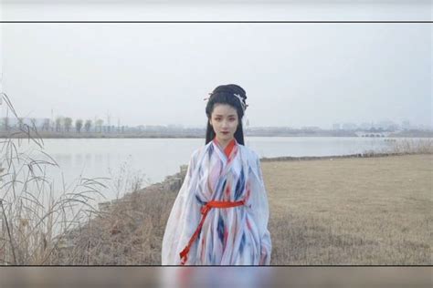 依旧是拍照花絮啦 一个拍照还可以 但是视频就不好看的背景！和春天一起跳舞背景花絮视频