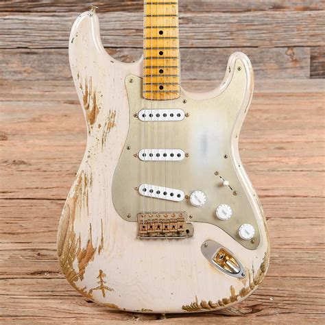 Czym charakteryzuje się Stratocaster? | Poradnik Muzyczny.pl