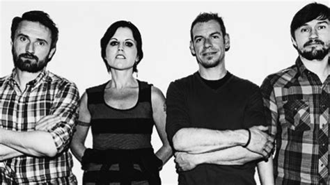 La banda The Cranberries anunció su separación con In the End Infobae