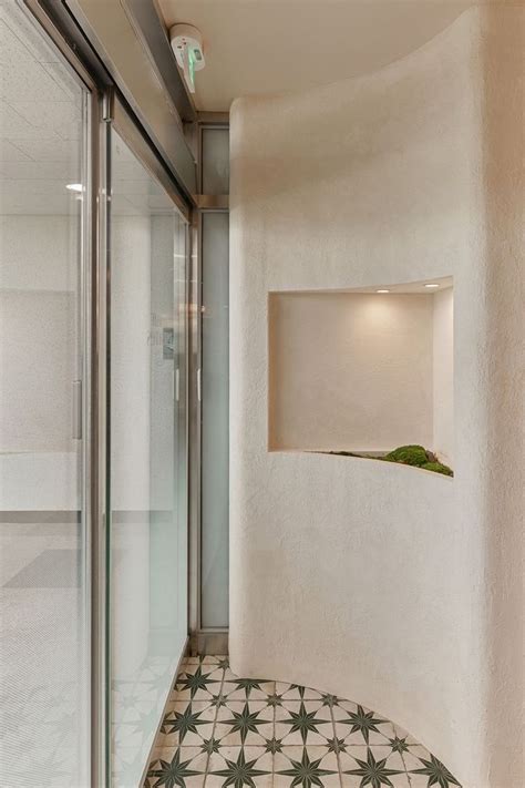 감각적인 유럽미장 포인트 모던 화이트and우드 41평 필라테스 센터 인테리어 인테리어 필라테스