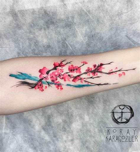 Más de ejemplos lindos de tatuajes de flor de cerezo Largo Peinados