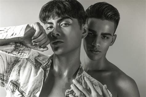 500 Gay Wallpaper Pictures Download Free Images On Unsplash