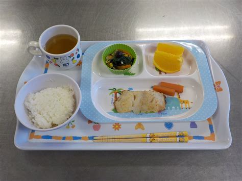 今日の給食・おやつ ﾟﾟ 魚のムニエル ﾟ 大分市の保育園【宗方保育園】