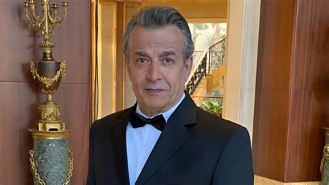 عدنان أبو الشامات يستعين بسلافة معمار للرد على الانتقادات فوشيا