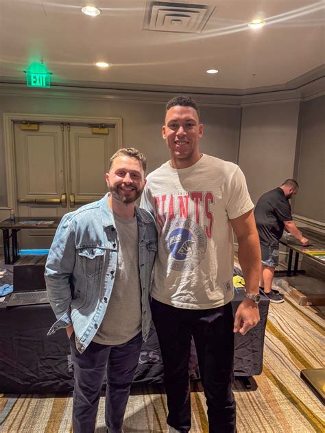 Today Marks My 2nd Year At Vaynermedia What An Incredible Year It Was I… Taylor Ringold 19