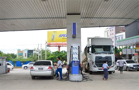 စက်သုံးဆီဈေးအနည်းငယ်ပြန်တက်လာပြီး ၉၂ တစ်လီတာ ကျပ်နှစ်ထောင်ကျော်သို့ရောက်ရှိ