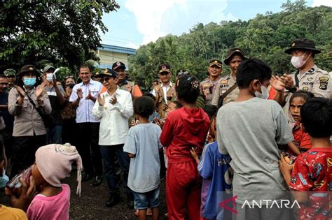 BNPB 5 464 Orang Mengungsi Akibat Erupsi Gunung Lewotobi NTT ANTARA News