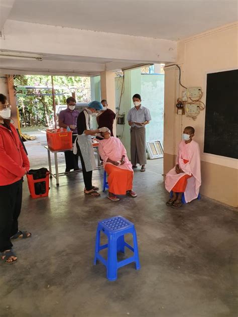 ကိုဗစ် ၁၉ ရောဂါပိုး တွေ့လူနာနှင့် ထိ တွေ့ခဲ့သည့် သီလရှင် ၉ ပါးအား