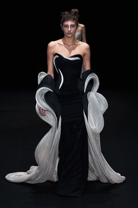 gaurav gupta spring summer 2025 couture