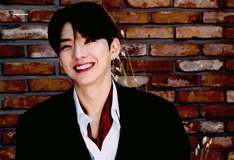 Kpop에 있는 Black Parade님의 핀 2023 몬스타엑스 연예인 인물 사진