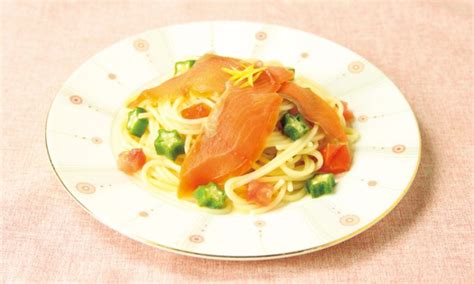 スモークサーモンとオクラの冷製パスタ｜レシピ一覧｜自然派レシピ コープ自然派のレシピサイト