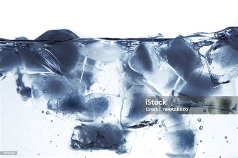 부유식 빙판 0명에 대한 스톡 사진 및 기타 이미지 0명 각얼음 겨울 Istock