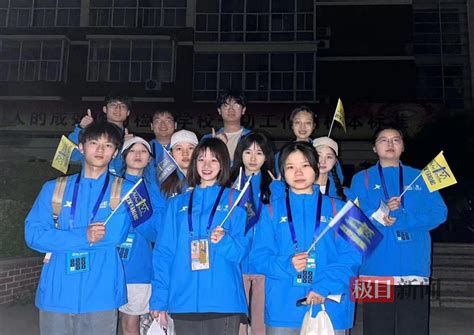 一路“与汉同行”！这所高校青马晨曦志愿服务队为武汉马拉松助力