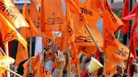 Mumbai 21 Gujarati Businessmen Join Shiv Sena In Partys Outreach To