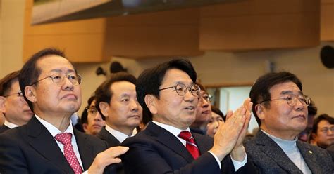 홍준표 내일 5·18 민주묘지 참배달빛동맹 끈끈