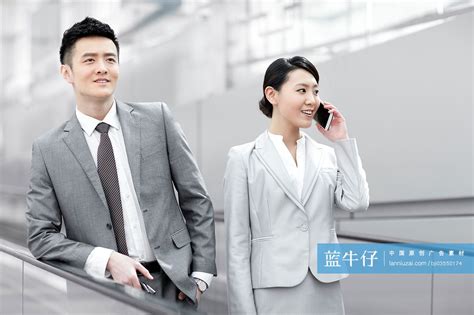 电梯上的商务人士 蓝牛仔影像 中国原创广告影像素材