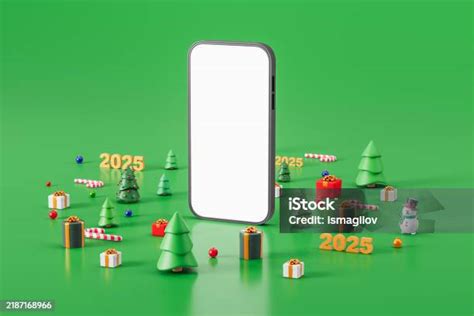 녹색 배경에 크리스마스 장식과 2025 숫자로 둘러싸인 빈 화면이 있는 스마트폰 모형 새해의 개념입니다 3d 렌더링 0명에 대한 스톡 사진 및 기타 이미지 Istock