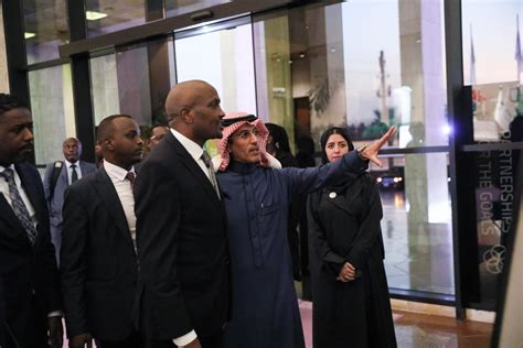 الصندوق السعودي للتنمية يستقبل معالي وزير التجارة والاستثمار والصناعة