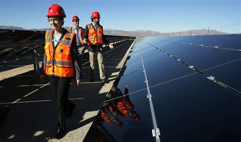 Worlds Largest Solar Power Plant Opens In California Solar Power