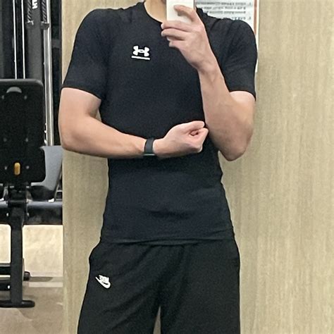 사이즈가 조금 작게 나온거 가타여ㅕ Kream