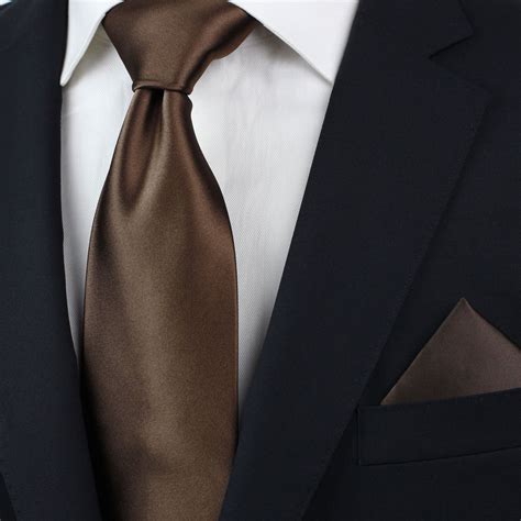Solid Style With Chocolate Brown Accessories