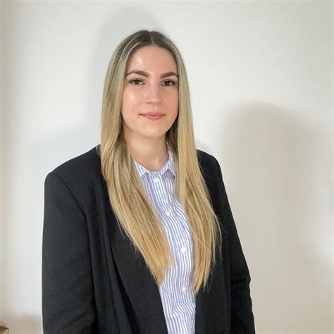 Ivona Ninic Operations Analyst Betriebscenter Für Banken Ag Xing