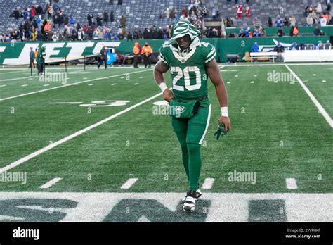 New York Jets Running Back Breece Hall 20 Walks Off The Field After