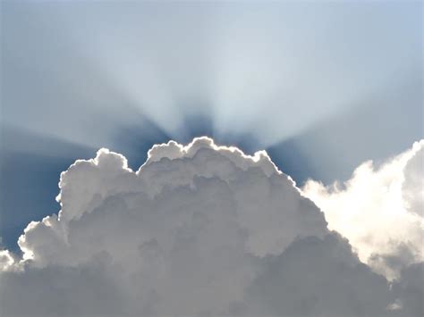 雄大積雲と光芒 Sky and Weather
