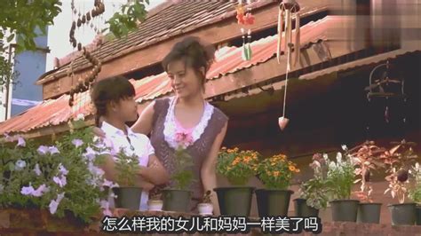 《初恋这件小事》小水做学校仪仗队领头好美，阿亮在偷偷拍照！高清1080p在线观看平台腾讯视频