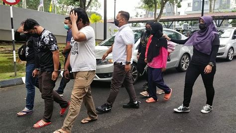 Suami Isteri Antara Didakwa Tipu Pembelian Emas RM40 296 Kosmo Digital