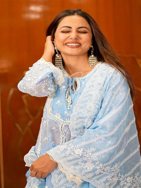 Hina Khan Photosاداکارہ حنا خان نے اپنے نئے لک سے فینس کو کیا بے چین