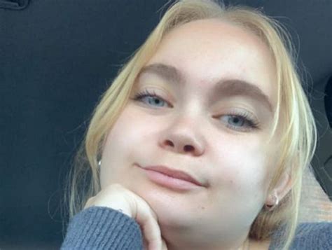 Menina Que Foi O Bebê Sol Do Teletubbies Anuncia Gravidez E Espanta