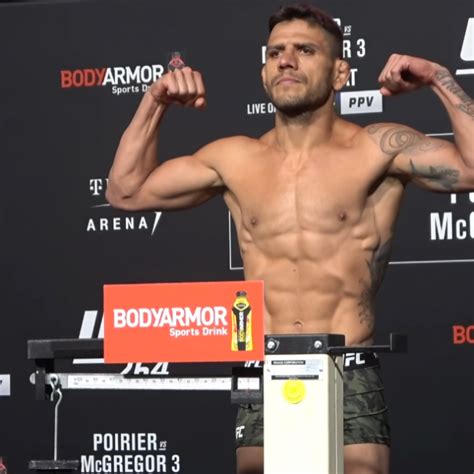 Fight Site Rafael Dos Anjos Kritizirao Makhacheva Mogao Je Uzeti