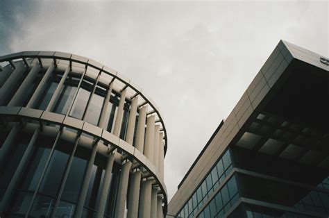 집 밖의 경치 공원 기술 산업 기술 허브 기술 회사 기업 캠퍼스 네오퓨처리즘 녹색 건물 도시 경관 도시 풍경