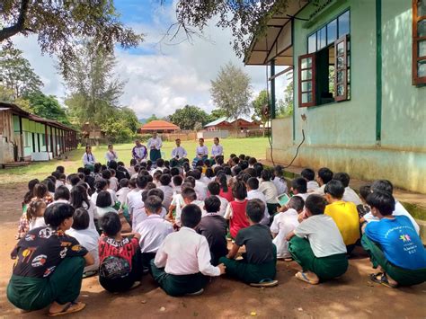 မိုင်းတုံမြို့နယ်အတွင်းရှိ မူလွန်ဘဝသစ်စာသင်ကျောင်း၌ လူငယ်စကားဝိုင်းကျင