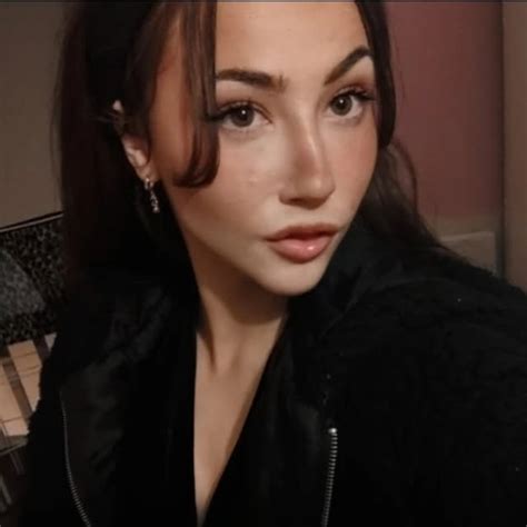 Evie Evieelizxx • Threads Say More