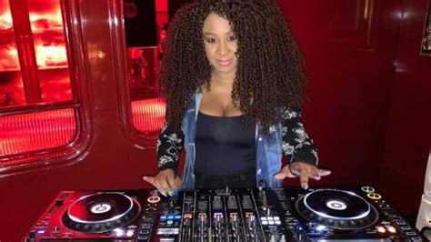 Mbalia Debuta Como Dj La Integrante De Ov7 Incursiona En La Música