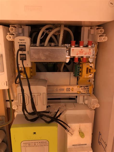 Branchement Freebox Fibre Et Coffret De Communication