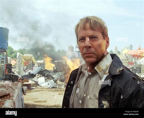 Bruce Willis In Surrogates 2009 Directed By Jonathan Mostow Credit