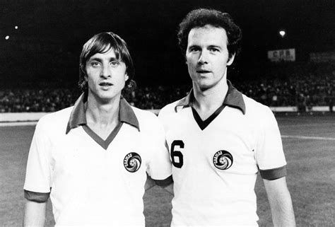 Futebol Em Fotos Johan Cruijff E Franz Beckenbauer Encontro De