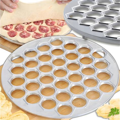 FORMA FOREMKA PIEROŻNICA DO PIEROGÓW USZEK PIEROGI RAVIOLI WYKROJNIK SZT Cena Opinie