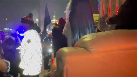 🔴Монголын мэдрэмжгүй цагдаа 1000 бэлэг тараах гэж явсан залуусын цувааг