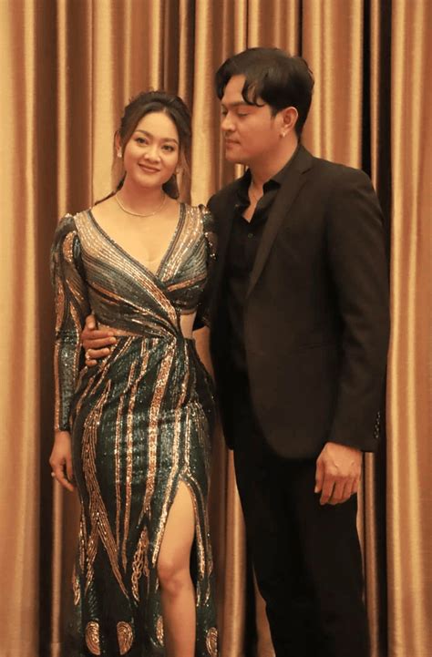 ឧកញ៉ា ខេមរៈ សិរីមន្ត ទម្លាយថា ច្រៀងតែ៦បទសោះ បានលុយរហូតដល់ទៅ
