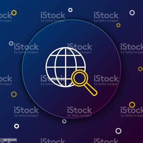흰색과 노란색 선 돋보기는 진한 파란색 배경에 지구본 아이콘이 있습니다 세계 분석 글로벌 검색 기호입니다 다채로운 개요
