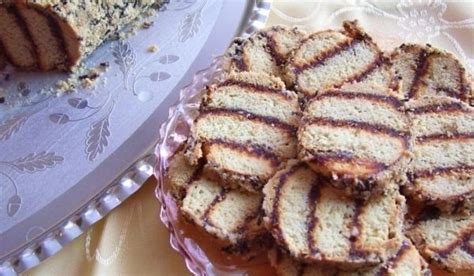Руло от бисквити с шипков мармалад и масло Foraging Recipes