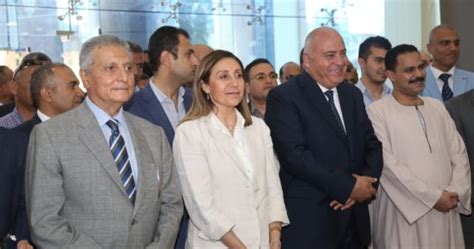 وزيرة الثقافة ومحافظ قنا يفتتحان مكتبة مصر العامة بقنا ضمن احتفالات 30