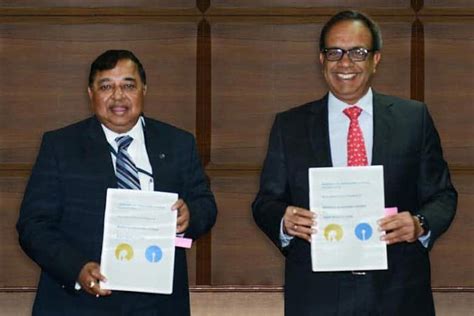 Reliance Industries Applies For Payments Bank Licence Sbi To Take Up