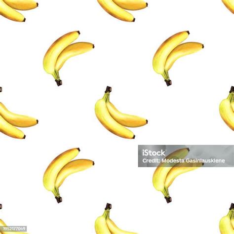 길쭉한 식용 노란색 과일 베리 바나나가 있는 수채화 이음매 없는 패턴입니다 손으로 그린 그림은 흰색 배경에 고립되어 있습니다
